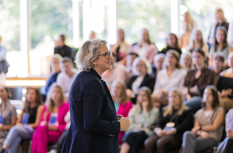 Anne Ravanona - About