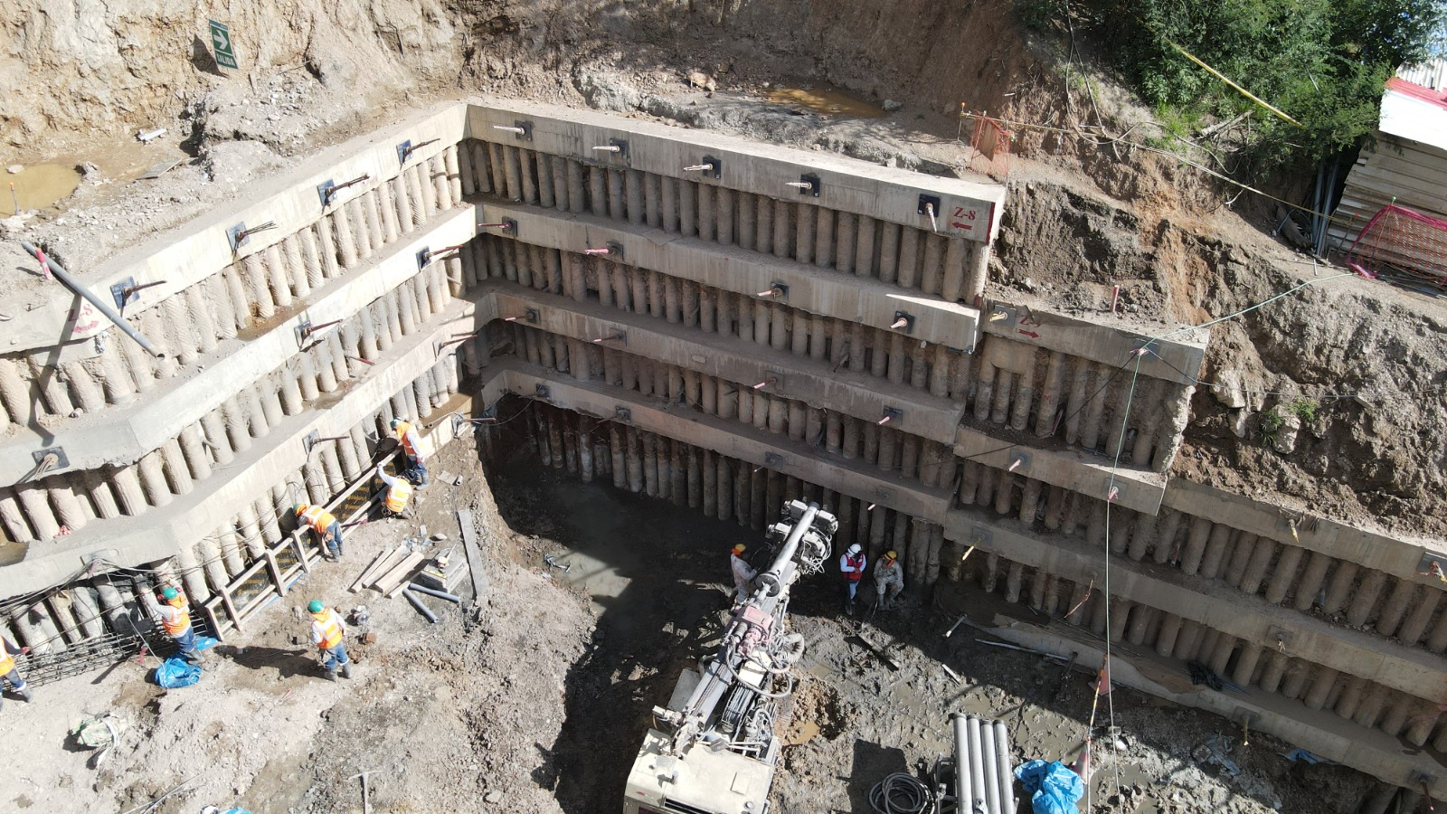 Estabilización y Contención de Taludes con Sistemas Anclados